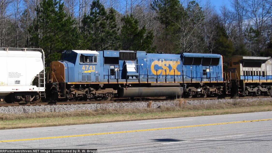 CSX 4741 (SD70MAC)